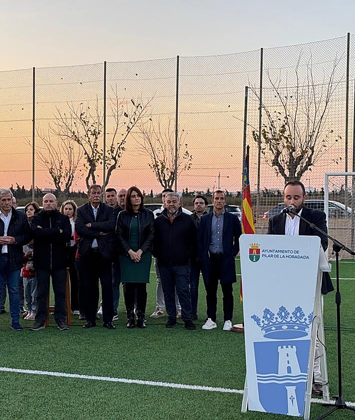 Pilar de la Horadada homenajea a Vicente del Bosque poniendo su nombre a un campo de fútbol | La ...